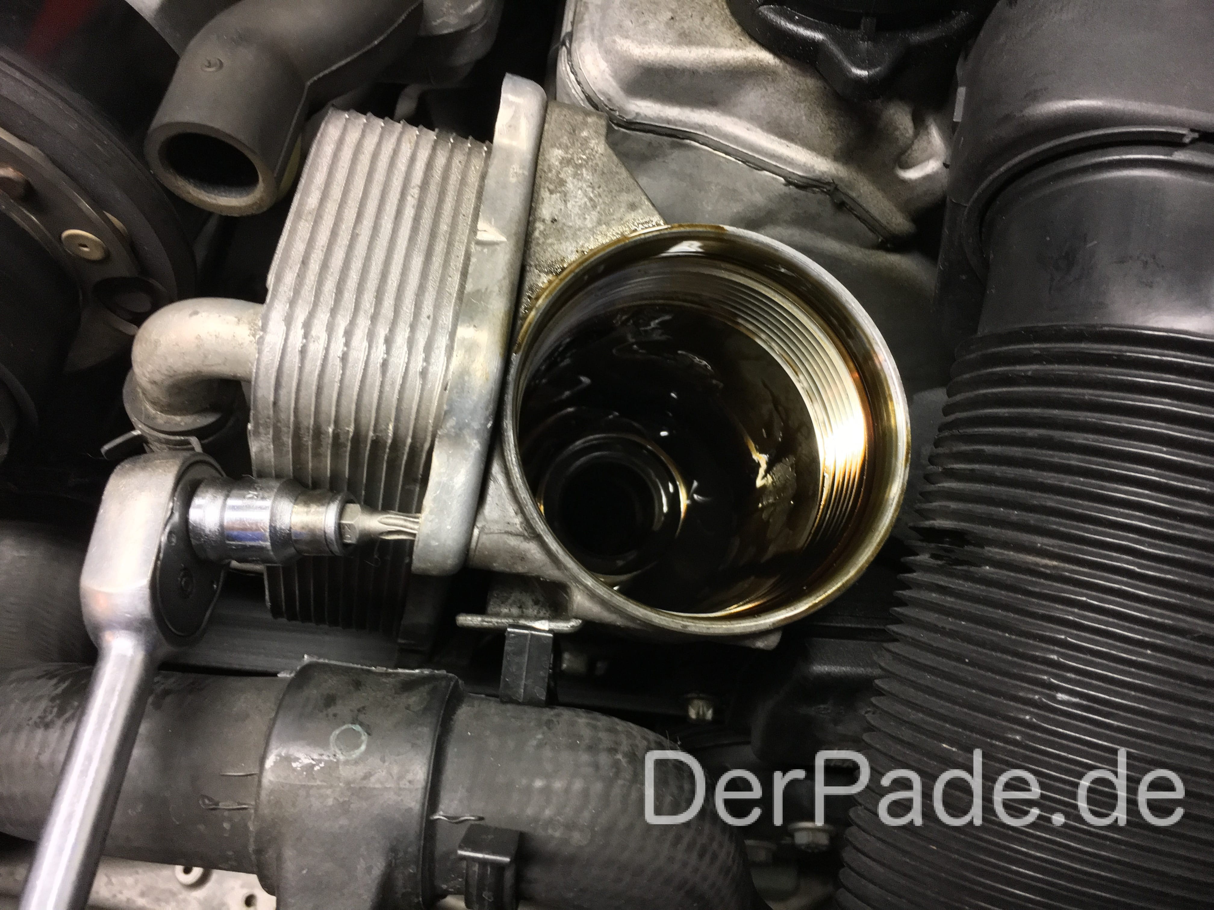 Anleitung: W203 M112 Dichtungen am Ölkühler wechseln - Der Pade